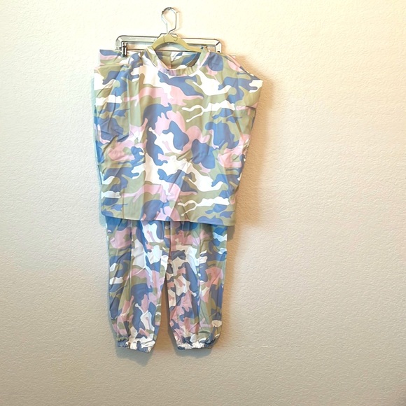 loragal | Pants & Jumpsuits | Nwt Loragal Camo Print Tip And Joggers ...